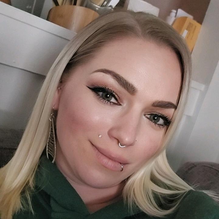 🦄 @miss_new_becky - Rebecca Newcomer - TikTok