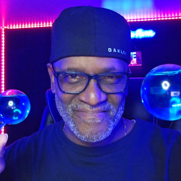 🦄 @silverfoxasmr - Silver Fox ASMR - TikTok