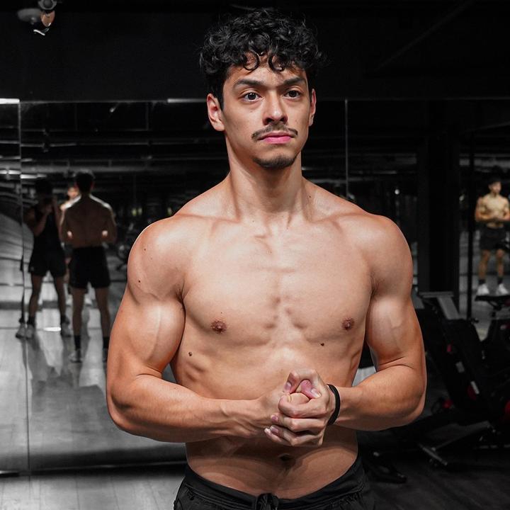 Bodybuilder's Scared of Momentum 🤡🤦‍♂️ This bodybuilder is terrified of ...