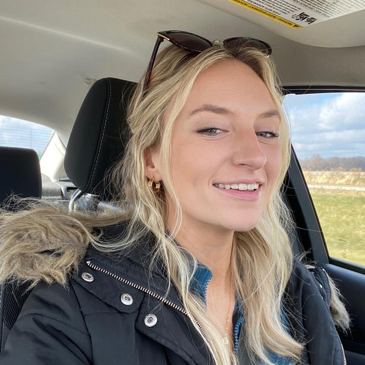 Abbey Abbey's Instagram, Twitter & Facebook on IDCrawl