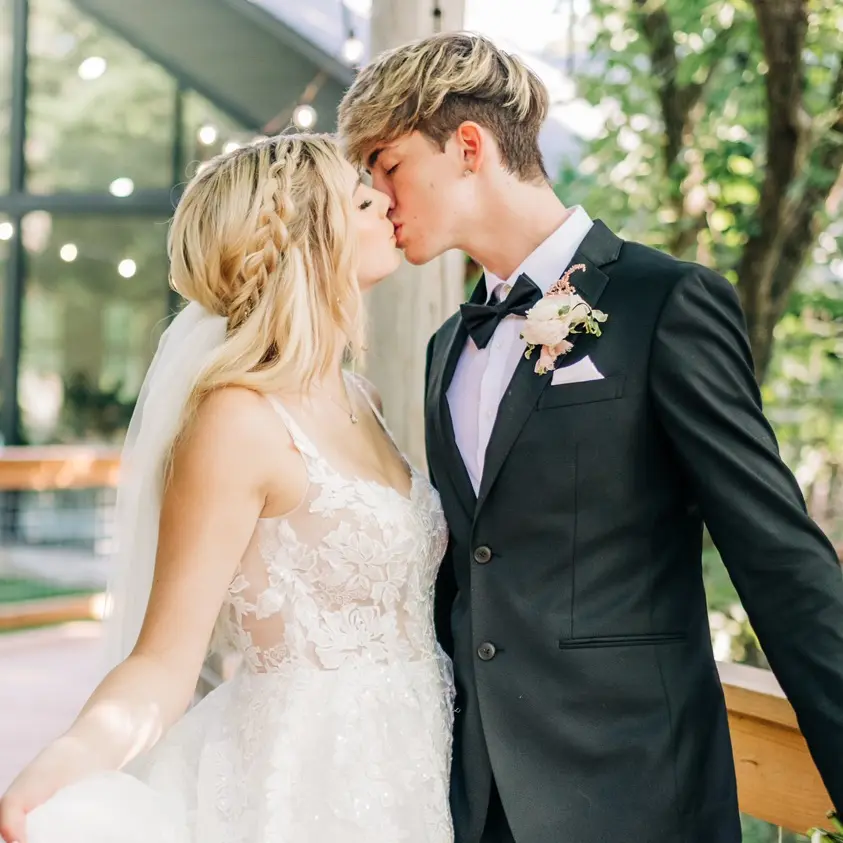 Cash & Kate- @cashandkatie TikTok 分析|プロフィール、動画、ハッシュタグ | Exolyt