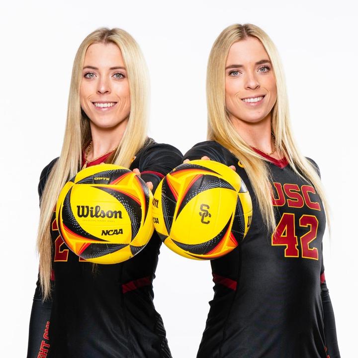 🦄 @beachvolleyballtwins - Audrey and Nicole Nourse - TikTok