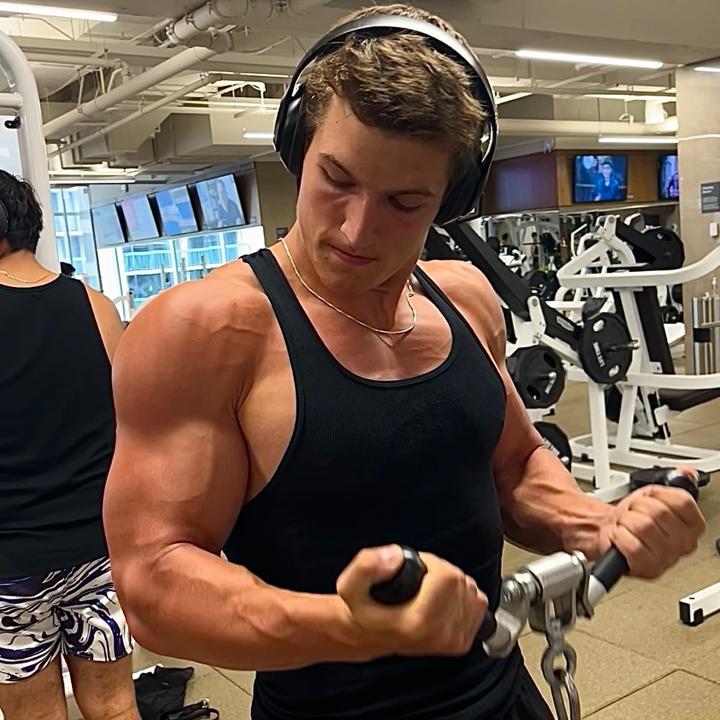 🦄 @dvoraklifts - Lucas Dvorak - TikTok