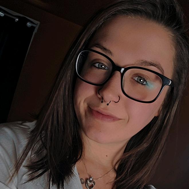 archmyback curvy egirl @lconditions2cute - TikTok