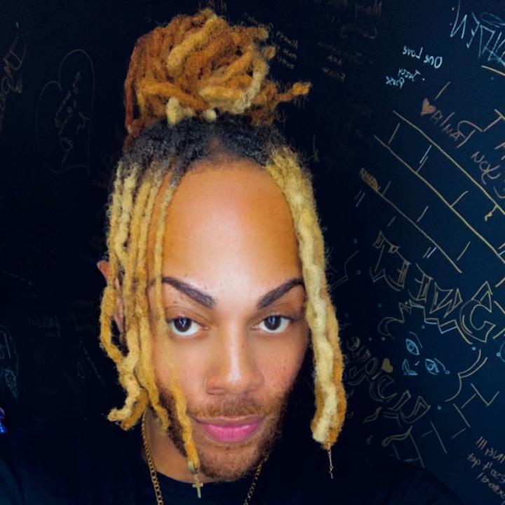 Whole transformation went from locs to coils and changed the color @j ...