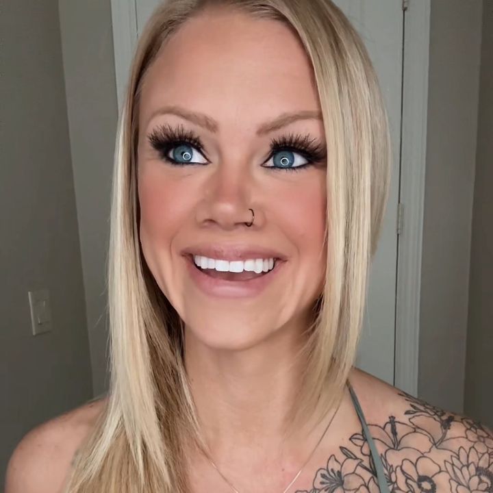 sapphire.onlyy (@sapphire.onlyy) - Urlebird